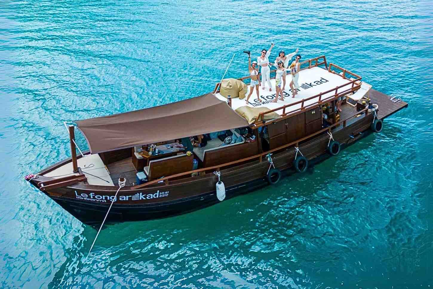 Le Fong Ar-Kad | Pet-Friendly Private Boat Tour Sattahip, Pattaya ...